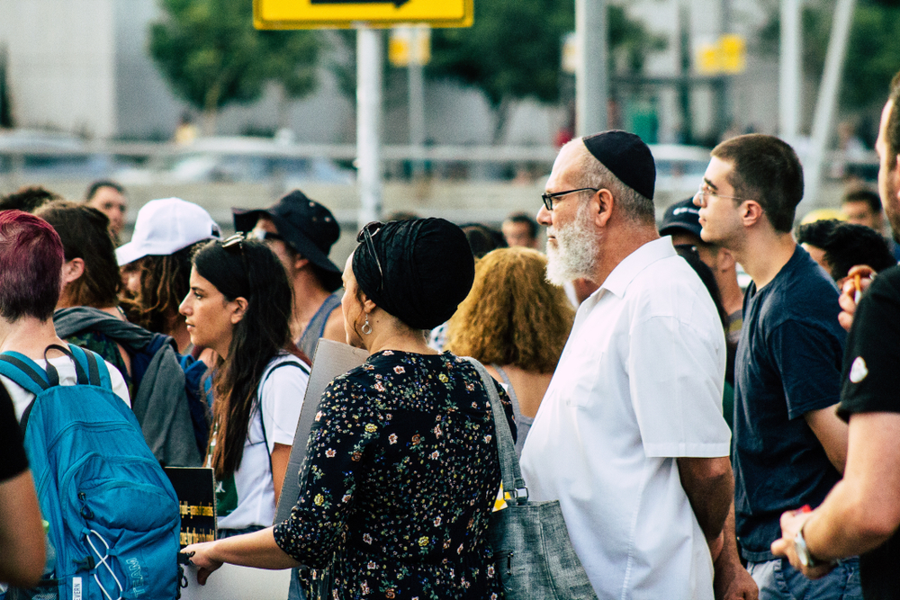 How many Israelis have dual citizenship? | WRAI